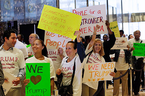 Bezahlte Fans bei Donald Trumps Wahlkampfauftakt - news.ORF.at